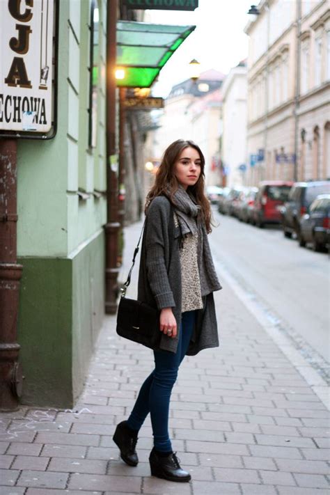 Дома в одежде на улице 82 фото