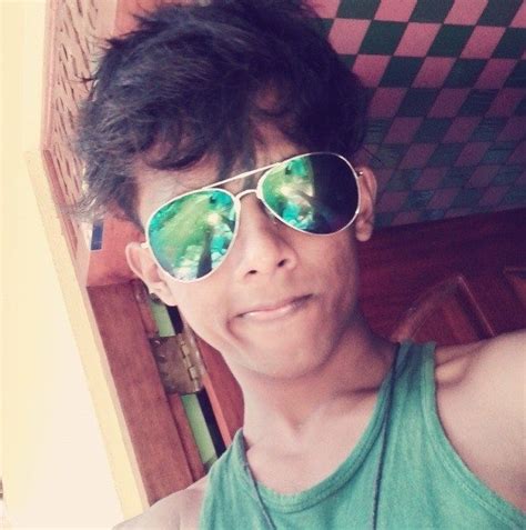 ලා රෝස Oshan