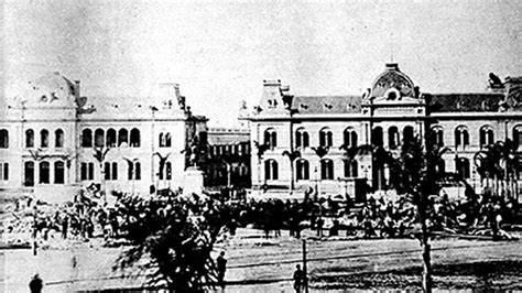 Del Fuerte De Paredes De Barro Que Derrumbaba El Río A Símbolo Del