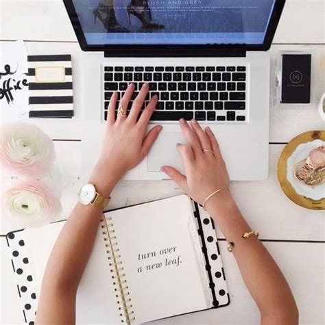 BLOG TIPS 3 IMPORTANT CHANGES IN THE BLOG O SPHERE Do S Don Ts FROM HATS TO HEELS