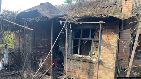 Сили РФ атакували Нікопольщину поранений чоловік понівечені будинки вантажівка і ЛЕП влада