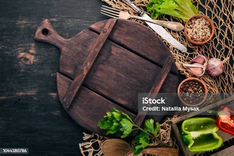 음식 배경입니다 에 오래 된 나무 배경 텍스트에 대 한 여유 공간입니다 최고의 볼 수 있습니다 고급 요리에 대한 스톡 사진 및 기타 이미지 Istock