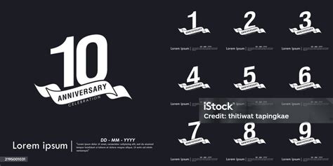 1st10 주년 축 하 헝겊 세트 흰색 기념일 로고는 검은 배경에 리본으로 고립되어 있습니다 모노톤 컬러 웹 전단지 포스터 인사말에 대 한 벡터 일러스트 레이 션 템플릿
