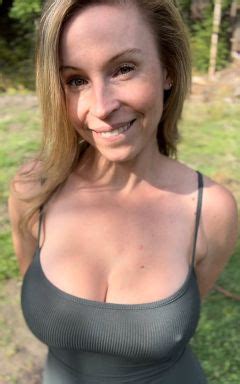 Kali Gunz Boobpedia Encyclopedia Of Big Boobs