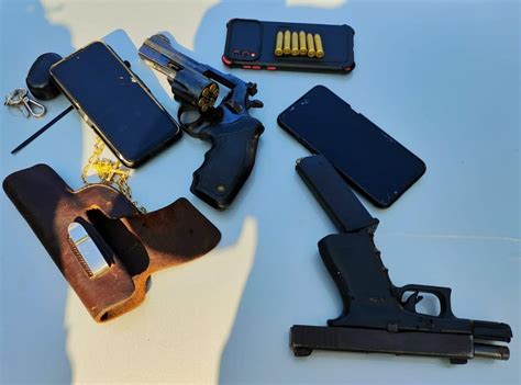 Trio é Preso Acusado De Cometer Dois Roubos à Mão Armada Em Seguida
