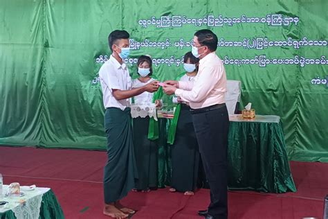 မကွေးတိုင်းဒေသကြီးအစိုးရအဖွဲ့ ဝန်ကြီးချုပ် ကံမမြို့နယ်တွင် ပန်းခင်းစီမံချက် အဆင့် ၂ ဖြင့် အိမ