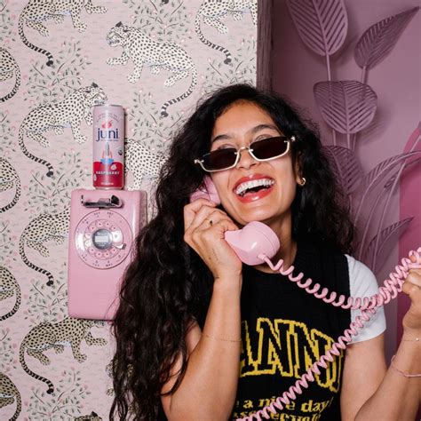 Juni Sparkling Adaptogenic Tea Raspberry Drink Juni