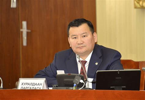 Тендерийн хуулийн өөрчлөлтөд УИХ ын бүрэн эрхэд халдсан заалтууд байгаа учир буцаахаар шийдлээ