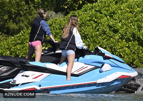 Sydney Sweeney Sexy Spotted Flaunting Her Toned Legs And Butt At Her 13 Million Waterfront