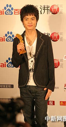 获百度两大奖 马天宇避谈断臂说 cctv com提供