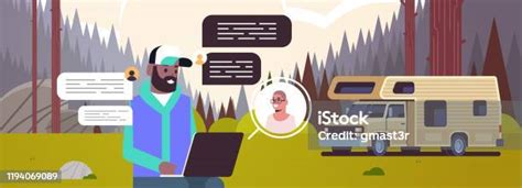 친구 소셜 네트워크 채팅 버블 통신 개념 트레일러 트럭 숲 온라인 응용 프로그램 초상화 풍경 배경 수평노트북 남자를 사용하여 사람 하이커 가공의 인물에 대한 스톡 벡터 아트