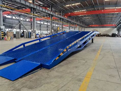 Container Portable Loading Dock Ramp Platform Mobile Boarding Bridge