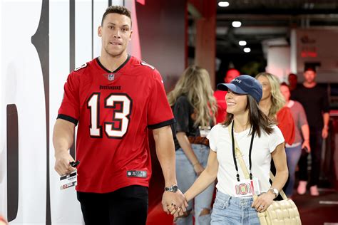Fans Spotted Amusing Detail In Photo Of Aaron Judge And His Wife