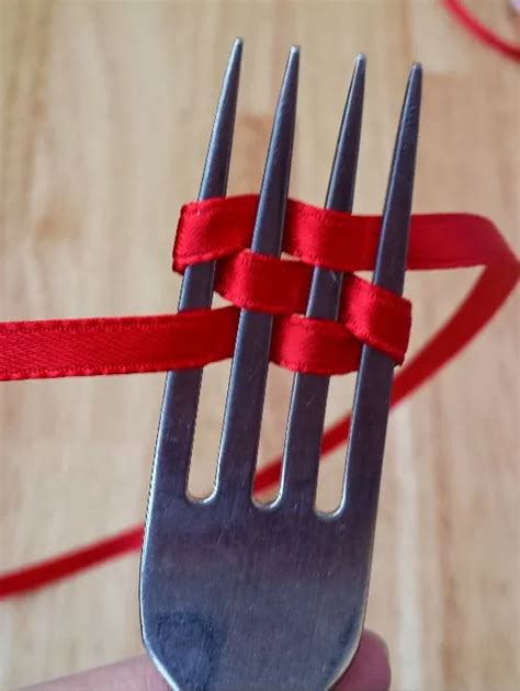 How To Make Perfect Bows Using A Fork Artofit