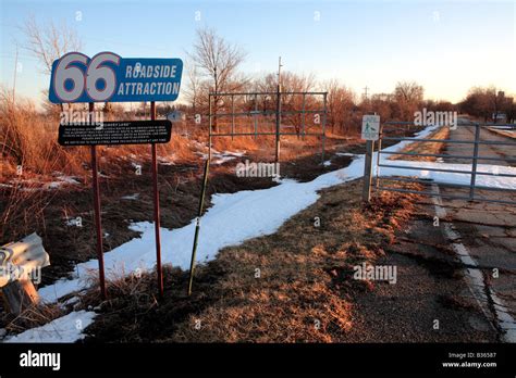 MEMORY LANE PORTION OF THE ORIGINAL 1926 ROUTE 66 NEAR LEXINGTON