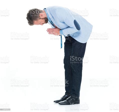 전체 길이1인1인사이드 뷰프로필 보기 3039세 성인 잘생긴 사람 코카서스 남성청년 사업가비즈니스 맨스탠딩스탠딩 30 34세에 대한 스톡 사진 및 기타 이미지 Istock