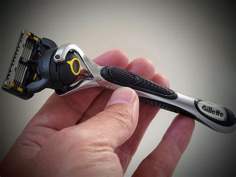 Gillette Proglide Shield Review Extra Glide But Less Microfin Action