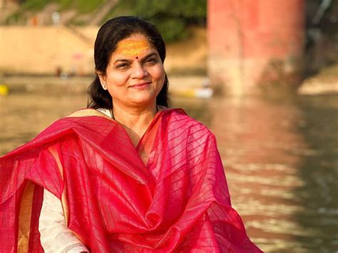 Devaki Pandit Age Net Worth Husband Biography