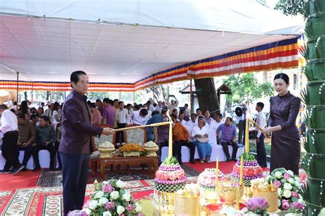 លោក ឃួង ស្រេង ក្រុងពាលីសុំសេចក្ដីសុខទទួលគោរមងារកិត្ដិយស ពុទ្ធមាមកាភិបាល ជូន លោក ហ៊ុន ម៉ា ណែត