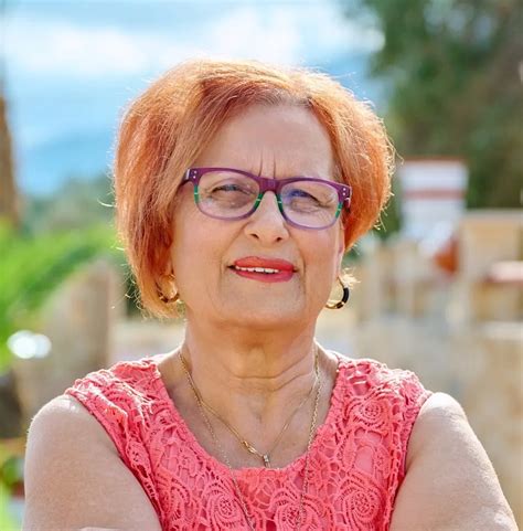 15 Rejuvenating Asymmetrical Haircuts For Women Over 50