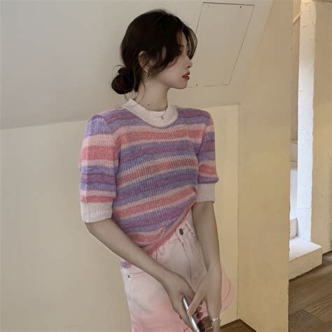 파스텔 색감이 너무 예쁜 핑크 레인보우 세미폴라 라운드 차이나칼라 반팔 여름 스트라이프 패턴 크롭 서머 반팔 니트 캐주얼룩