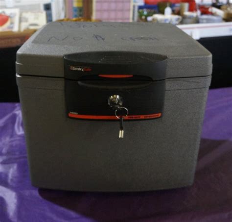 Lot White Sentry Safe 2180 Safe Box With Key