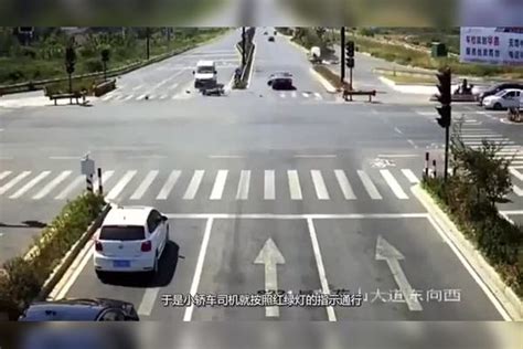 男子惨遭车祸身亡，监控拍下全过程监控车祸全过程