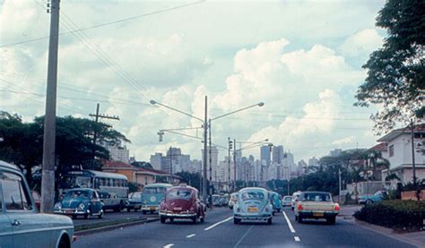 33 Fascinating Photos That Show Street Scenes Of São Paulo Brazil In The Early 1970s ~ Vintage