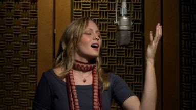 How To Sing High Notes Without Straining Your Voice