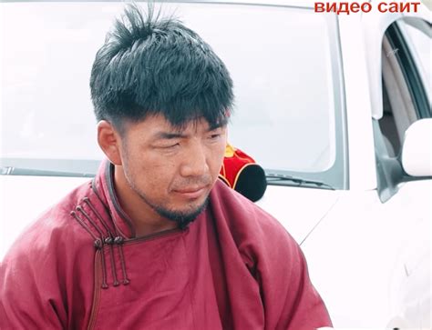 Үндэсний өв соёлоо тээж зодог өмссөн бүхэн жудаг суудаг