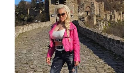 Барби от Несебър стана царица от Търново