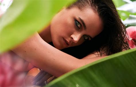 Wallpaper Girl Hot Sexy Eyes Smile Beautiful Model Pretty For
