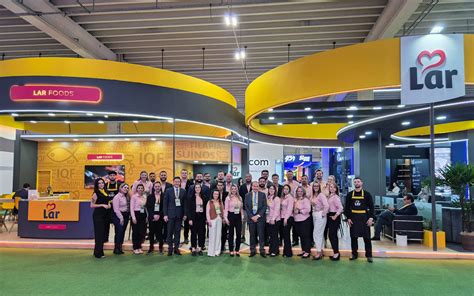 Lar Cooperativa Marca Presença Na Expoapras 2025 Com Estande Premiado