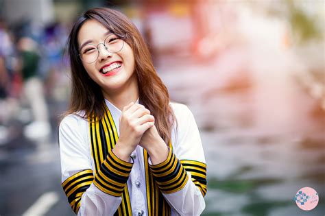 Idon 🎉ยินดีด้วยกับน้องปิ่น 🎊👩‍🎓 👏บัณฑิต ใหม่