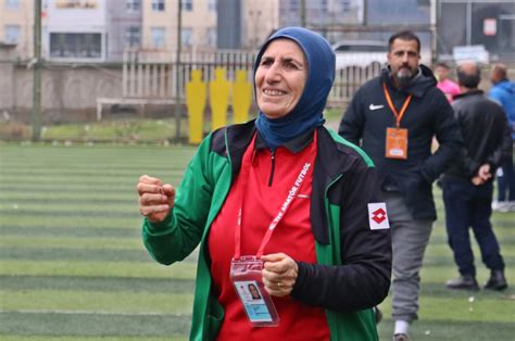 Azize Ay Teknik Direktörlük Kariyerindeki Ilk Maçında 9 0 Galip Son