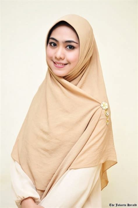 Kuaci Itu Bulat Dia Yang Bertudung Labuh