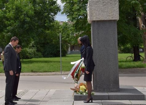 Областна администрация Видин почете паметта на Ботев и на загиналите за свободата и