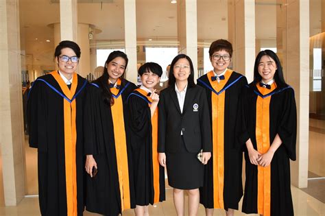 Oracle Plsql คือ Procedural Language เป้นการออกแบบsql Statement ด้วยsyntaxต่างๆ โดยจะถูก