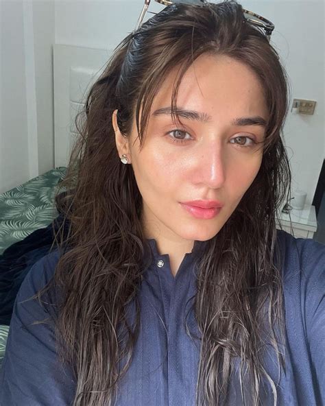 Dur E Fishan Shares Skincare Tips With Fans Reviewit Pk