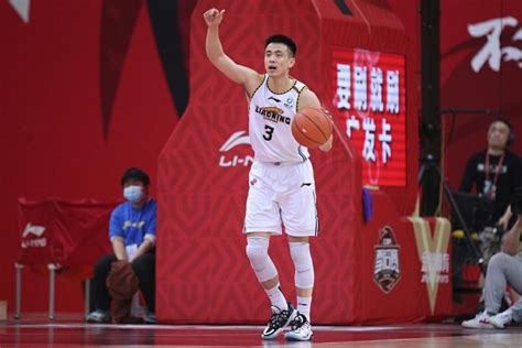 穿针引线！赵继伟三节送出11次助攻外加7分3板 正负值12 直播吧