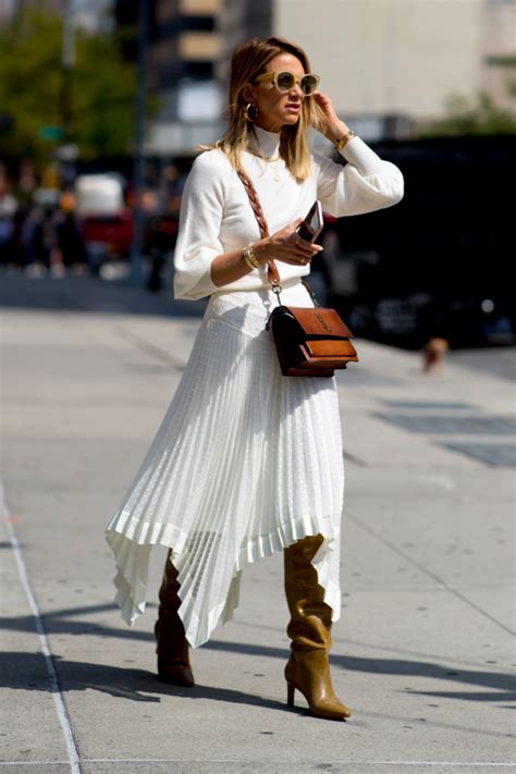 С чем носить юбку гофре Сочные фото новинок 2025