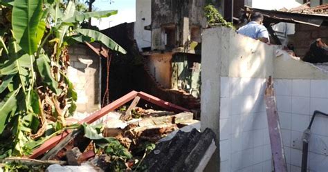 ගායකයාගේ තාප්පය පාසලට කඩාවැටී වැටි සිසුවෙක් රෝහලේ Ada Online