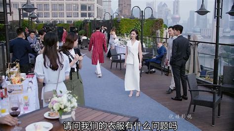 女孩正在说人坏话，下一秒就被人听到，尴尬了腾讯视频