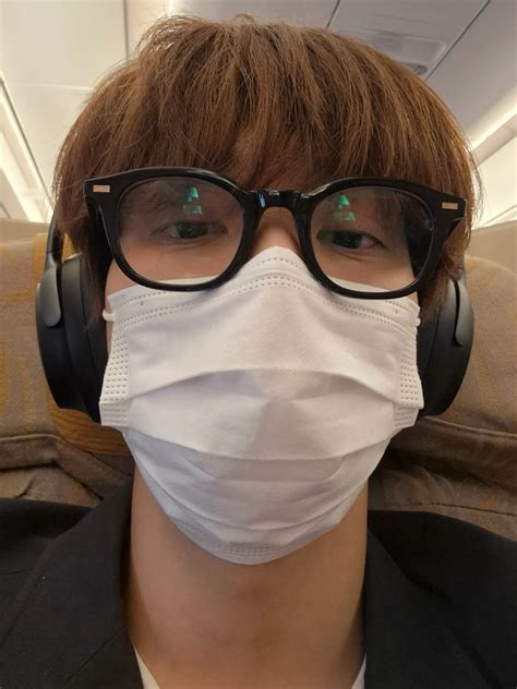 파리 음식 너무 맛있었어 암튼 장시간 비행 준비 완료🫡 비행기 뜨면 바로 잘 수 있을 듯 ㅋㅋㅋ 바이바이 비행기 슬슬 움직인다