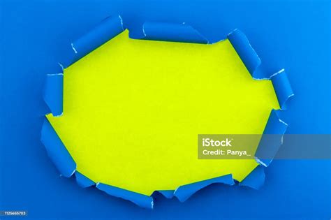 오픈 종이 배경 찢어진된 종이에 귀하의 메시지에 대 한 공간을 찢 어 0명에 대한 스톡 사진 및 기타 이미지 0명 개념 고철 Istock