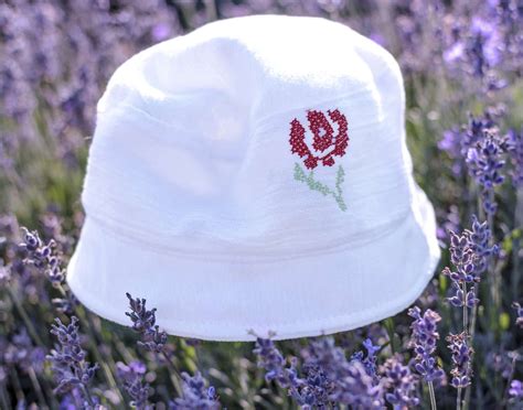 Бебешка кенарена шапка Идиотка Веникс производител на дрехи и тениски с шевици ризи с