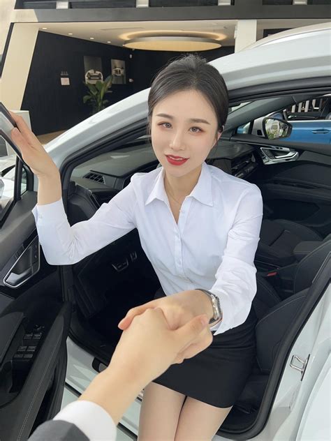 汽车销售为了业绩都不顾一切了男客户买车女销售送口交 情趣交流