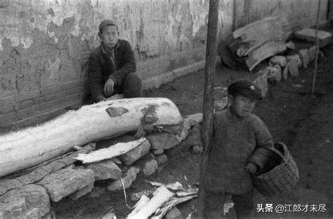 实拍旧社会的灾民吃树皮 搜狐大视野 搜狐新闻