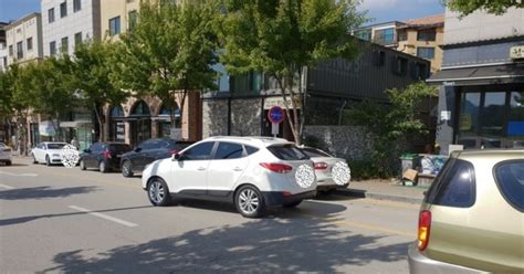 중앙선 침범해 달리는 차량