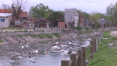 La Contaminación Del Arroyo Las Piedras No Se Combate Con Carteles
